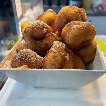 DINKYS MINI DONUTS AND GELATO